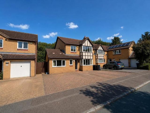 4 bedroom detached house to rent