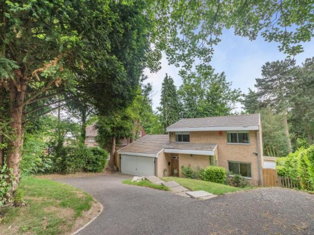 4 bedroom detached house to rent