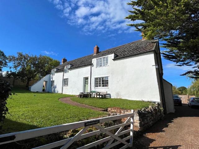 4 bedroom detached house to rent