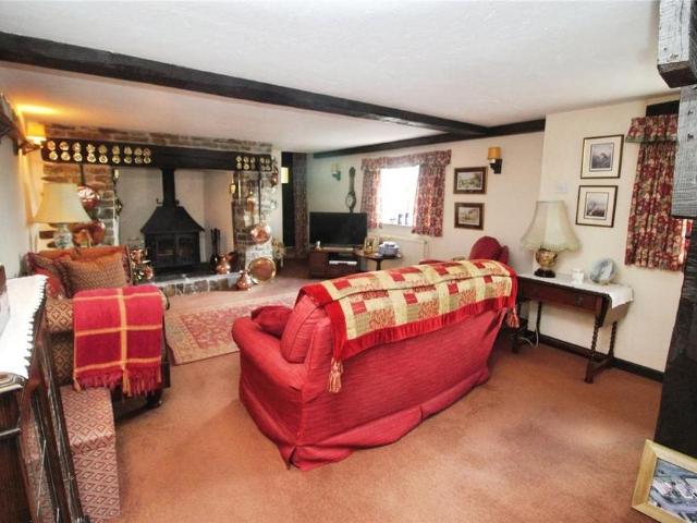 4 bedroom detached house to rent