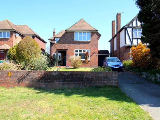 4 bedroom detached house to rent