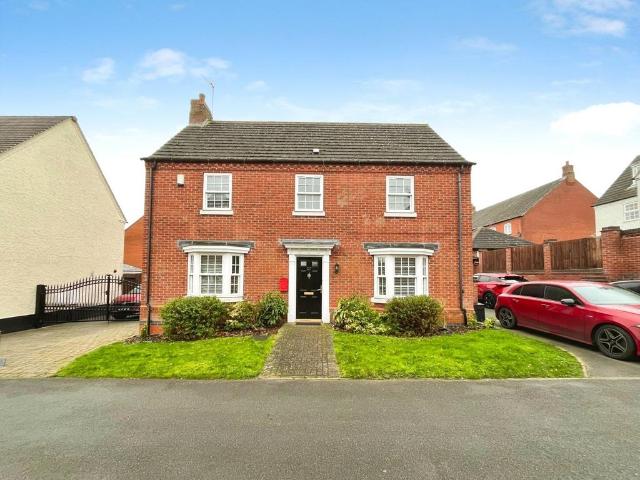 4 bedroom detached house to rent