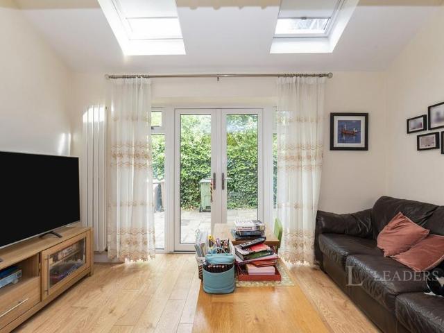 4 bedroom detached house to rent