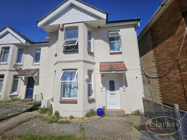4 bedroom detached house to rent