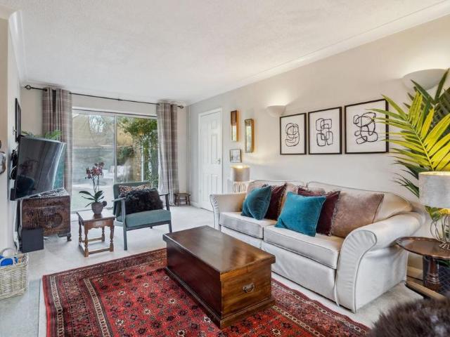 4 bedroom detached house to rent