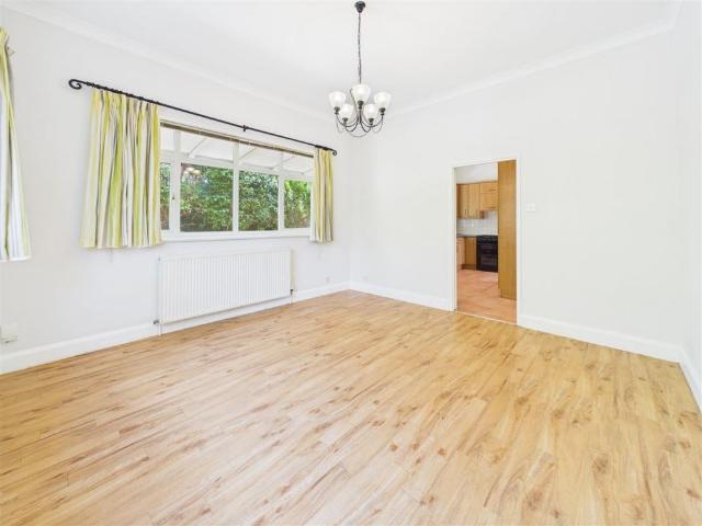 4 bedroom Detached house to rent
