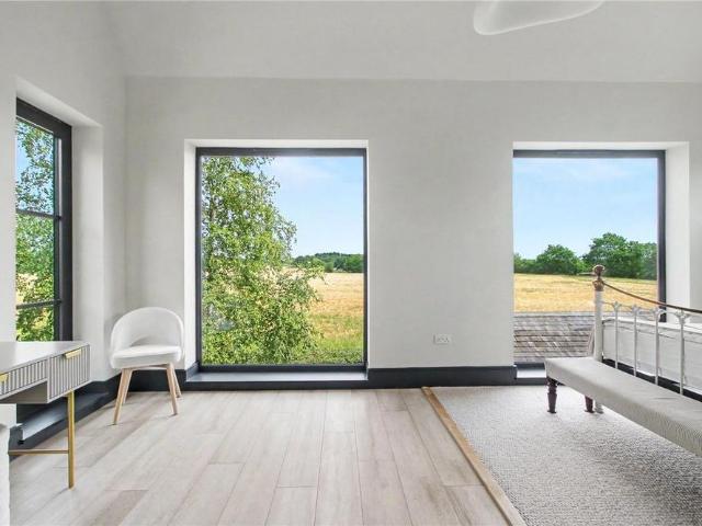 4 bedroom detached house to rent