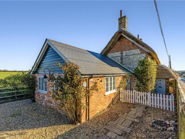 4 bedroom detached house to rent