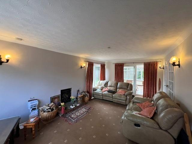 4 bedroom detached house to rent