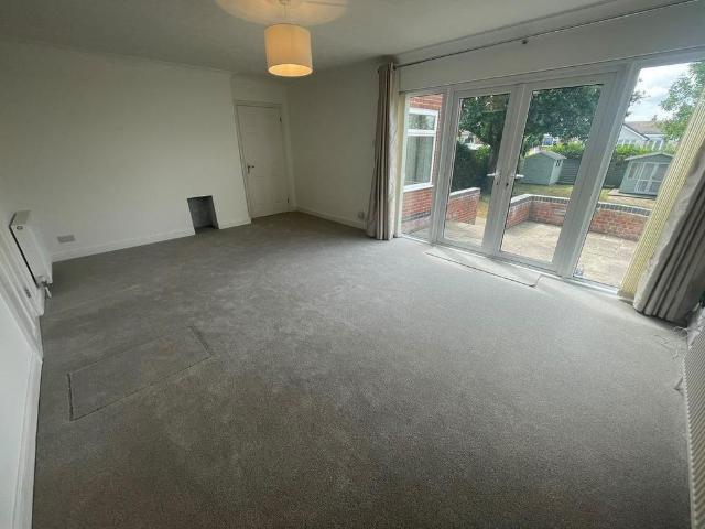 4 bedroom detached house to rent