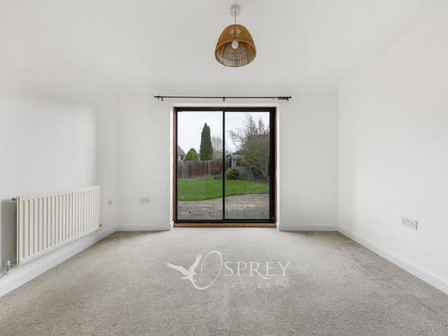 4 bedroom detached house to rent