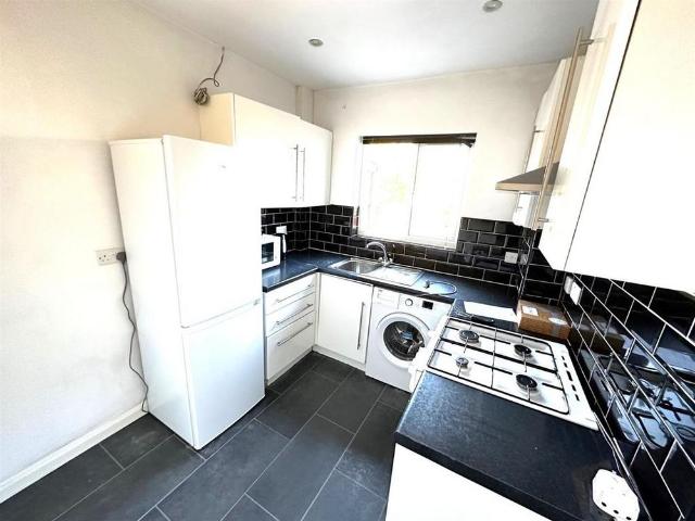 4 bedroom detached house to rent