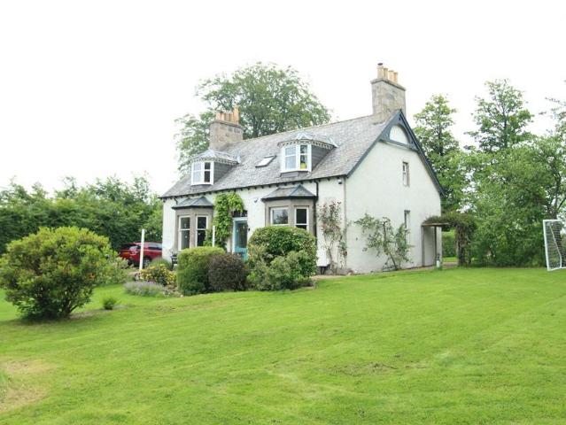 4 bedroom detached house to rent