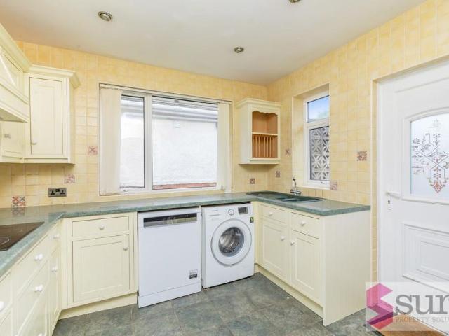 4 bedroom detached house to rent