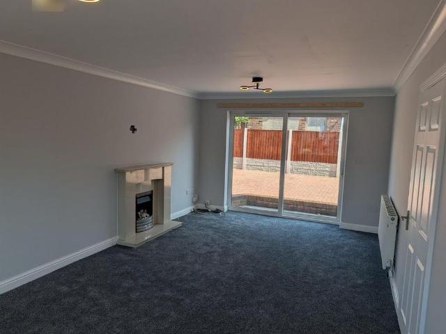 4 bedroom detached house to rent