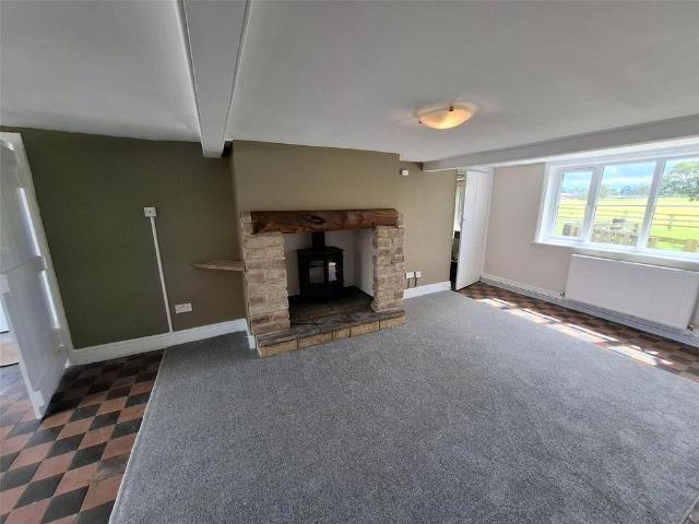 4 bedroom detached house to rent