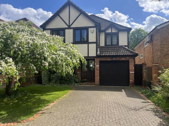 4 bedroom detached house to rent