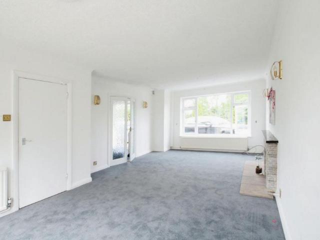 4 bedroom detached house to rent