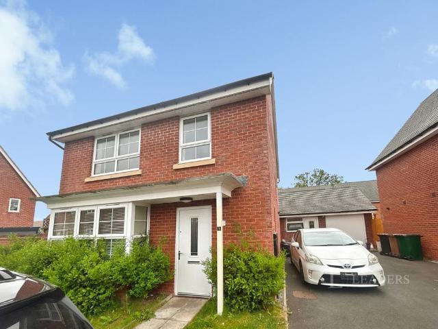 4 bedroom detached house to rent