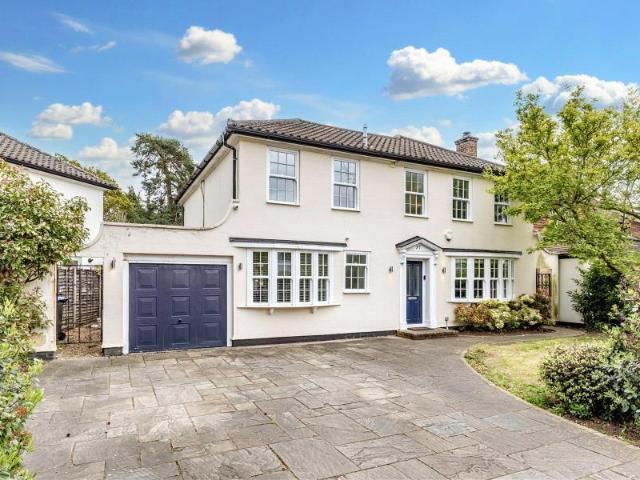 4 bedroom detached house to rent
