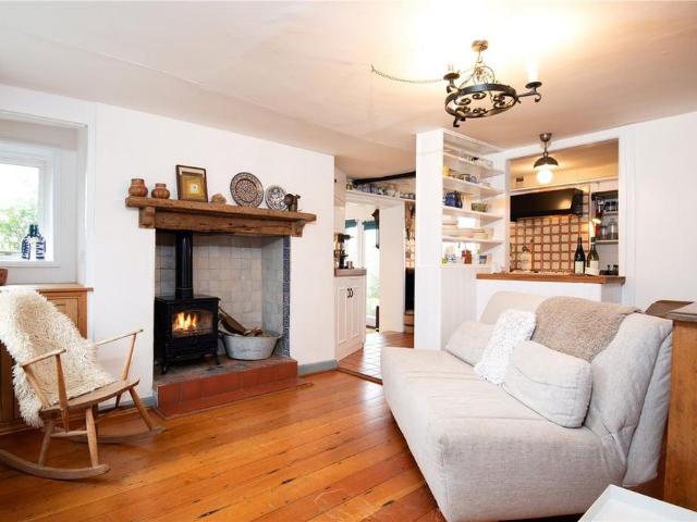 4 bedroom detached house to rent