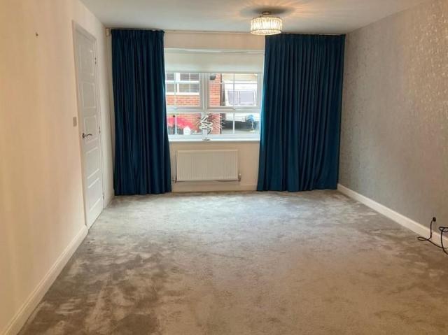 4 bedroom detached house to rent