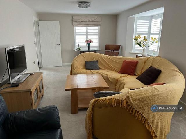 4 bedroom detached house to rent