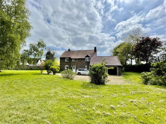 4 bedroom detached house to rent