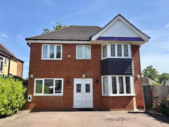 4 bedroom detached house to rent