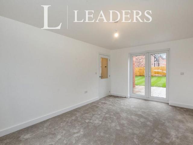 4 bedroom detached house to rent