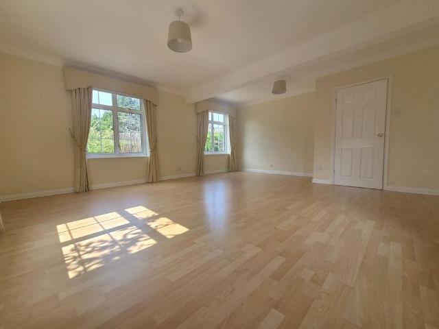 4 bedroom detached house to rent