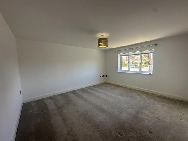 4 bedroom detached house to rent