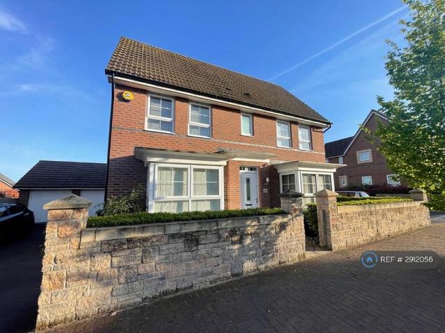 4 bedroom detached house to rent