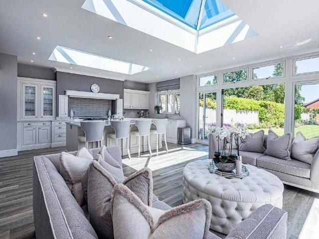 4 bedroom detached house to rent