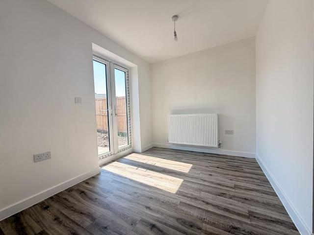 4 bedroom detached house to rent