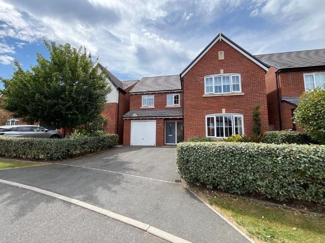4 bedroom detached house to rent