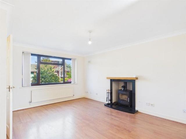 4 bedroom detached house to rent
