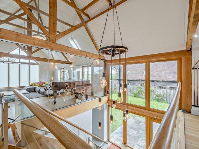 4 bedroom detached house to rent