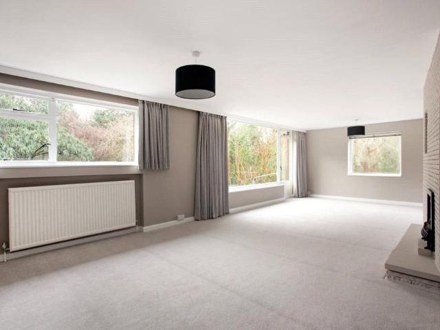 4 bedroom detached house to rent