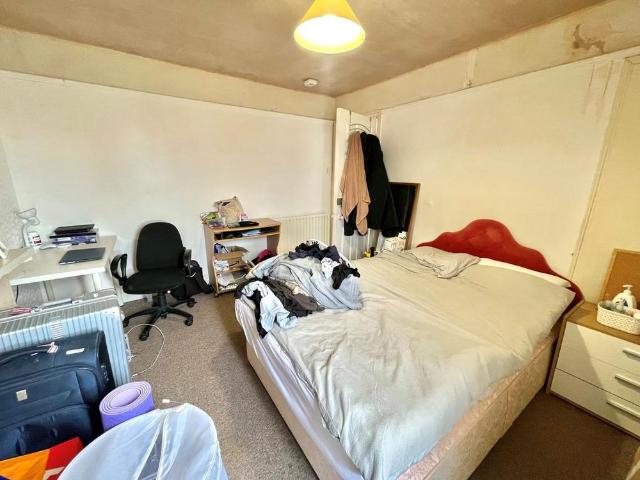 4 bedroom detached house to rent