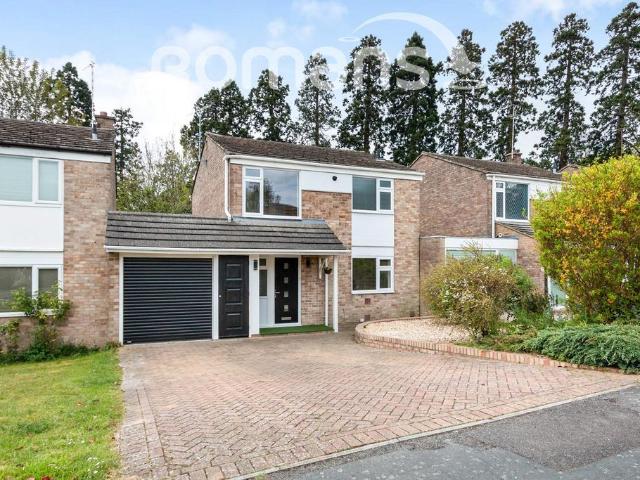 4 bedroom detached house to rent