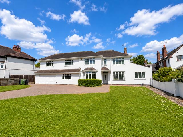 4 bedroom detached house to rent