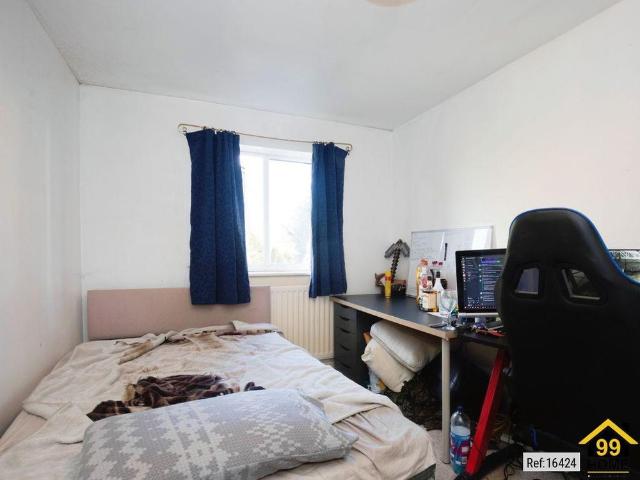 4 bedroom detached house to rent