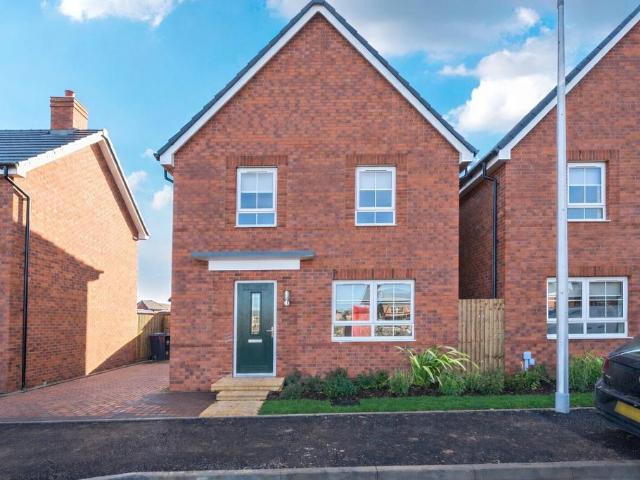 4 bedroom detached house to rent
