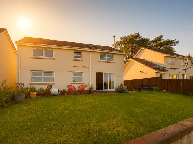 4 bedroom detached house to rent