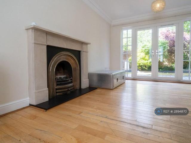 4 bedroom detached house to rent