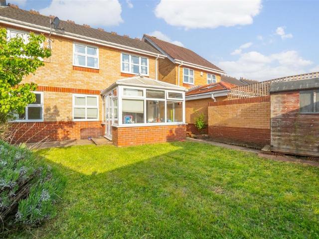 4 bedroom detached house to rent