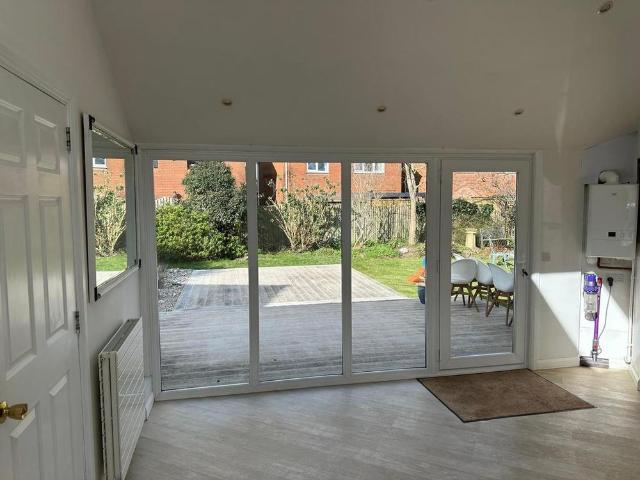 4 bedroom detached house to rent