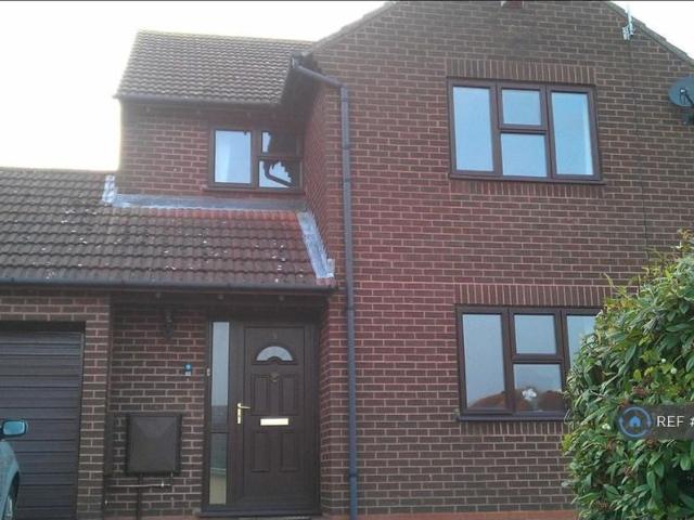 4 bedroom detached house to rent