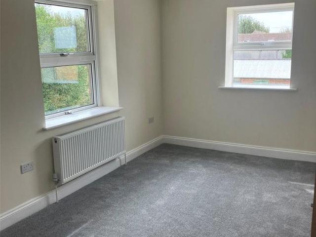 4 bedroom detached house to rent